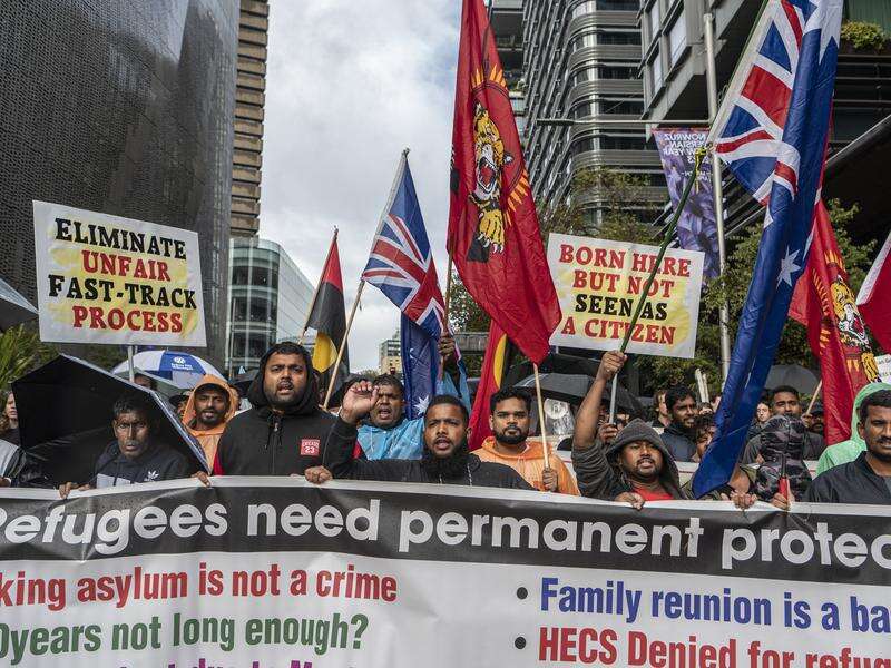 Asylum seekers chasing budget boost and work rights | Country News