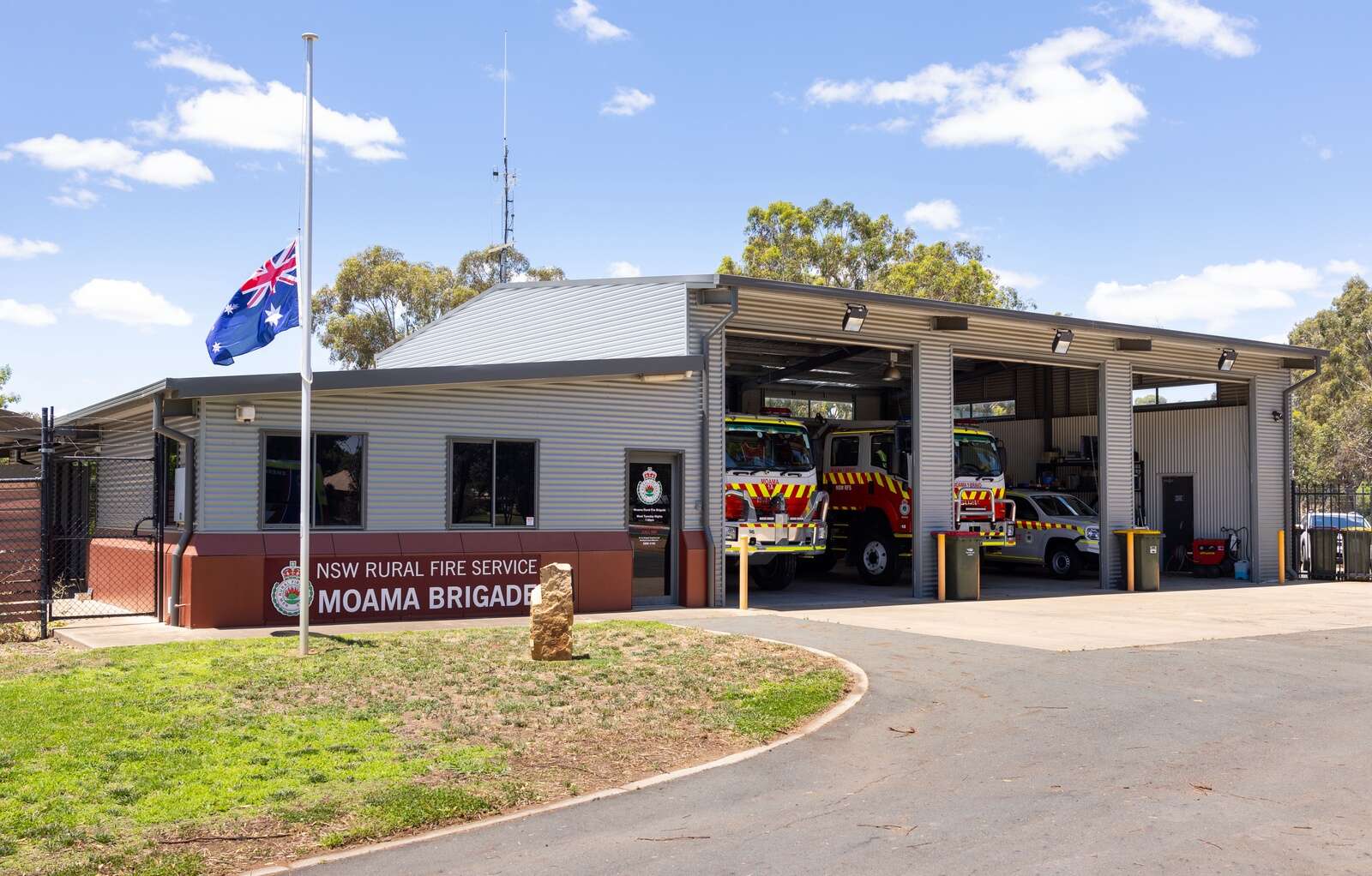 Tributes flow for late firefighter | Benalla Ensign