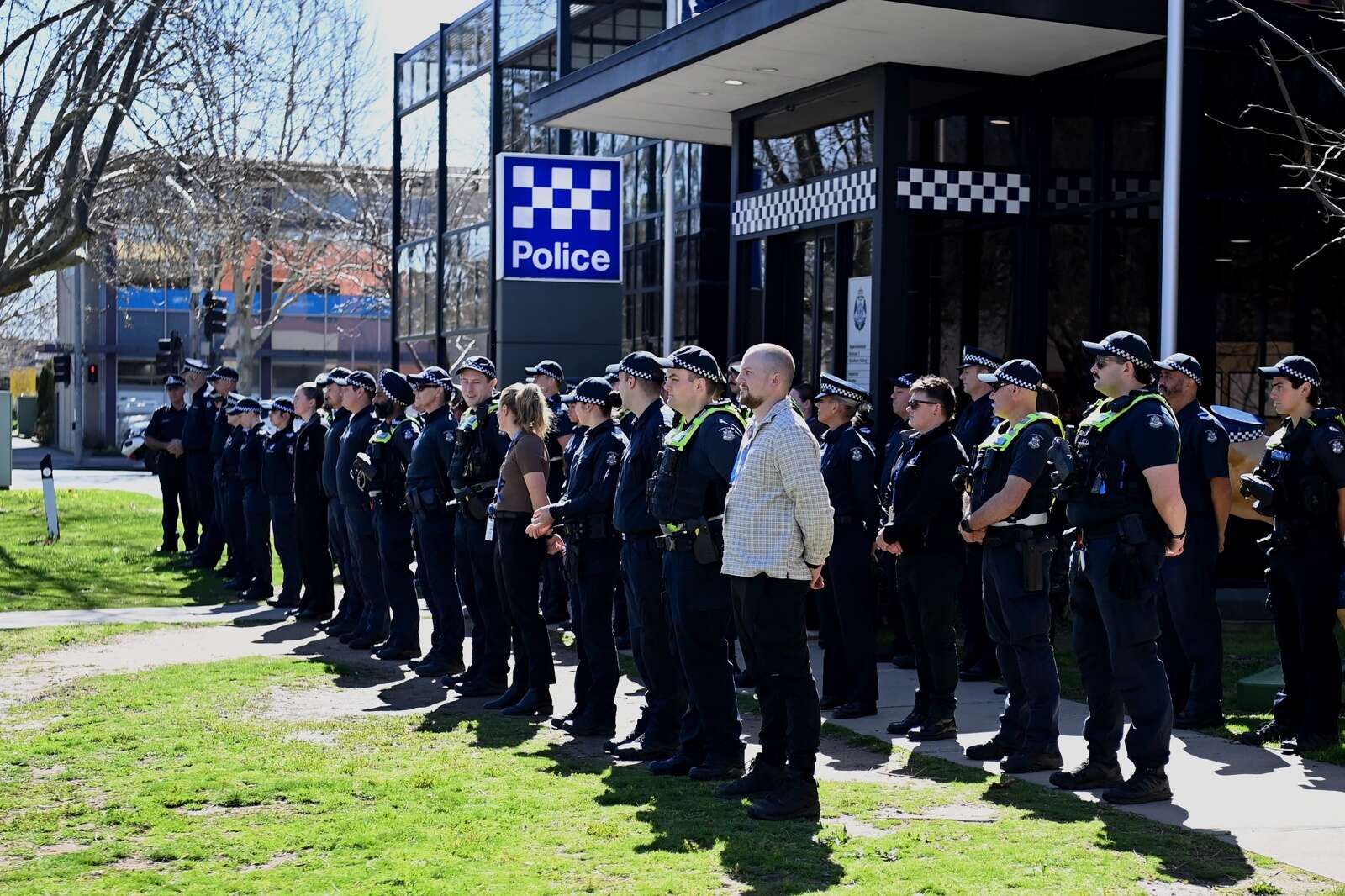 Police form guard of honour for slain colleague | Shepparton News