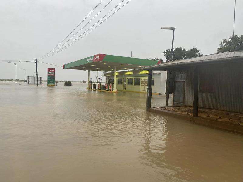 Elderly flown from Burketown amid outback flooding rain | Country News