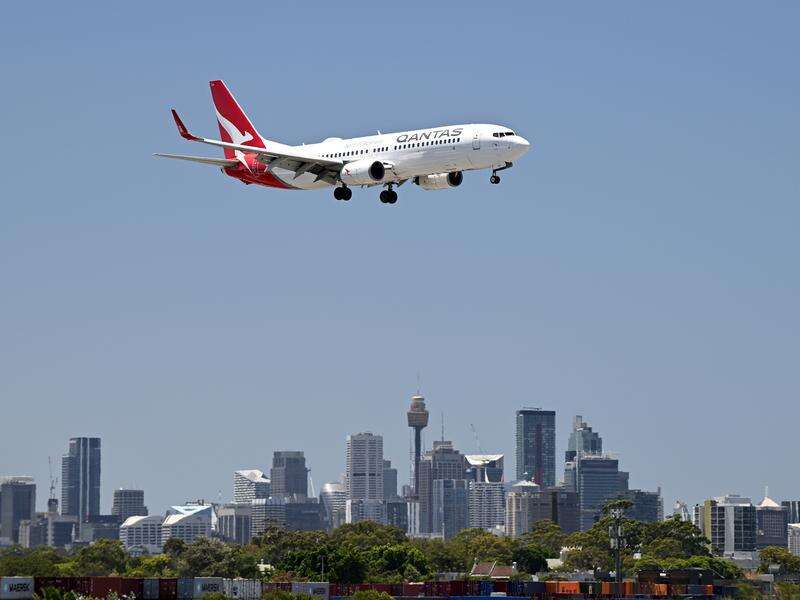 Qantas avoids chaos but more strikes ready for take-off | Country News