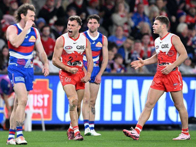 Top side Swans overrun injury-ravaged Bulldogs in AFL | Benalla Ensign