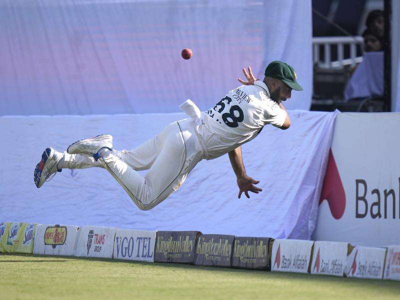 Jamie Smith rescues England in Pakistan Test decider | Kyabram Free Press