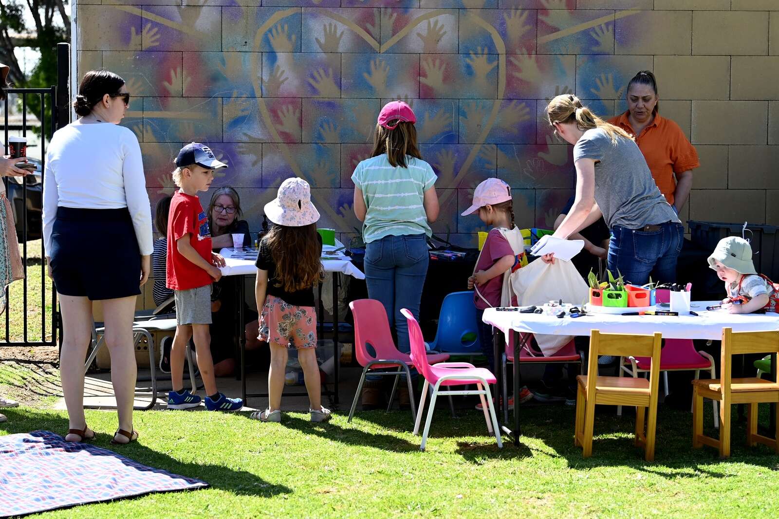 St Andrew’s Rd Spring Festival debuts and blooms | Shepparton News