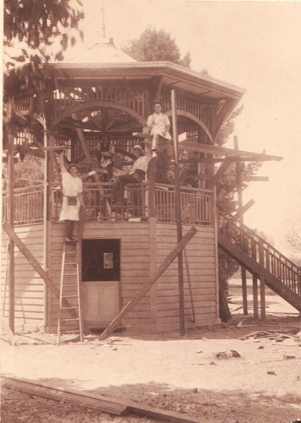 Waring Gardens rotunda full of history | Corowa Free Press