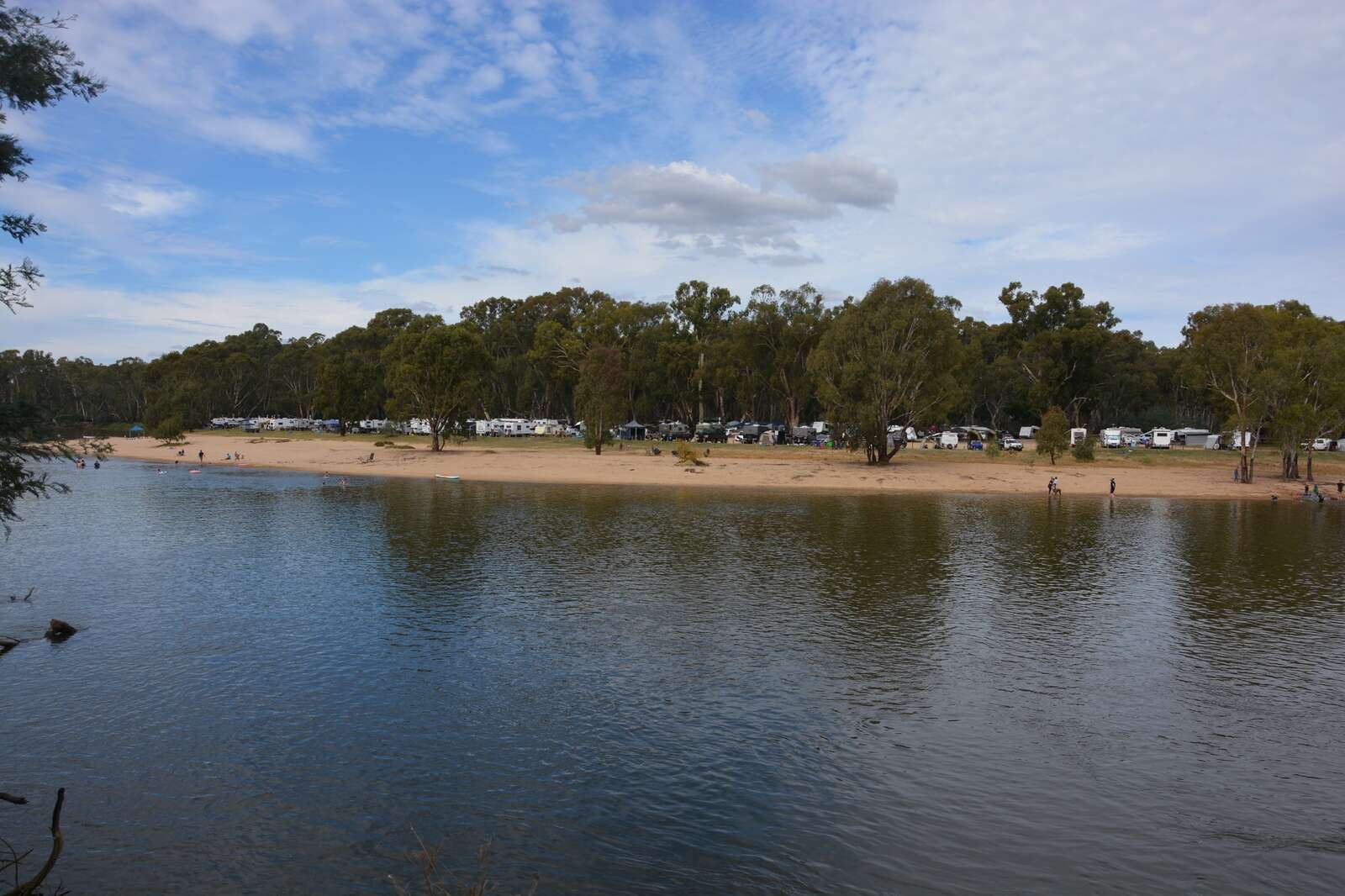 River re-opens, but recovery still slow | Southern Riverina News