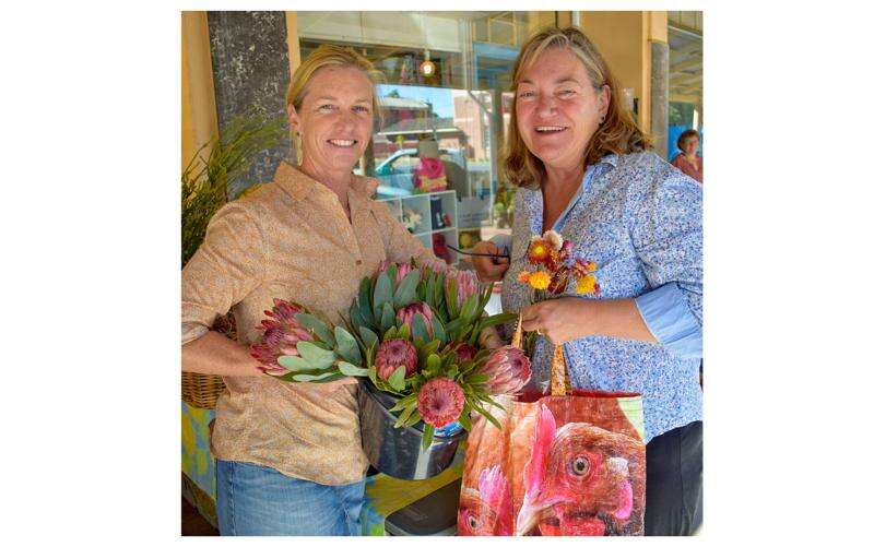 Buskers, stalls, fun, games and more at Deni Street Bazaar | Deniliquin ...