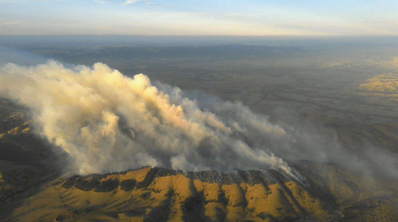 Flowerdale grass fire not yet under control | Seymour Telegraph