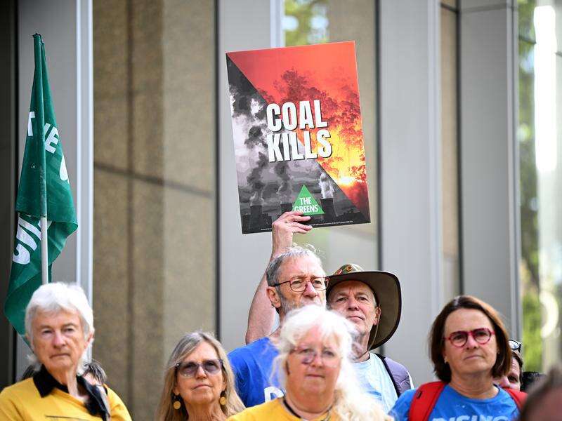 Shorter port block aired as premier flags coal defence | Cobram Courier