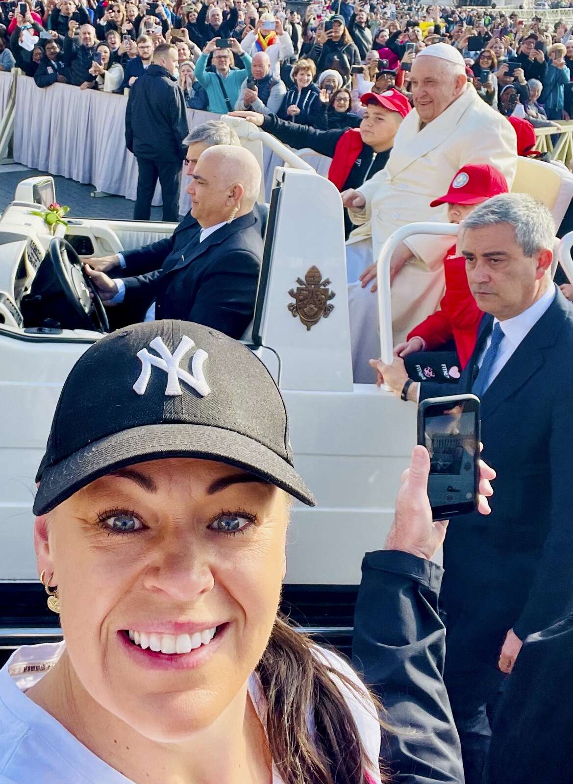 Cobram principal rubs shoulder with the Pope | Cobram Courier
