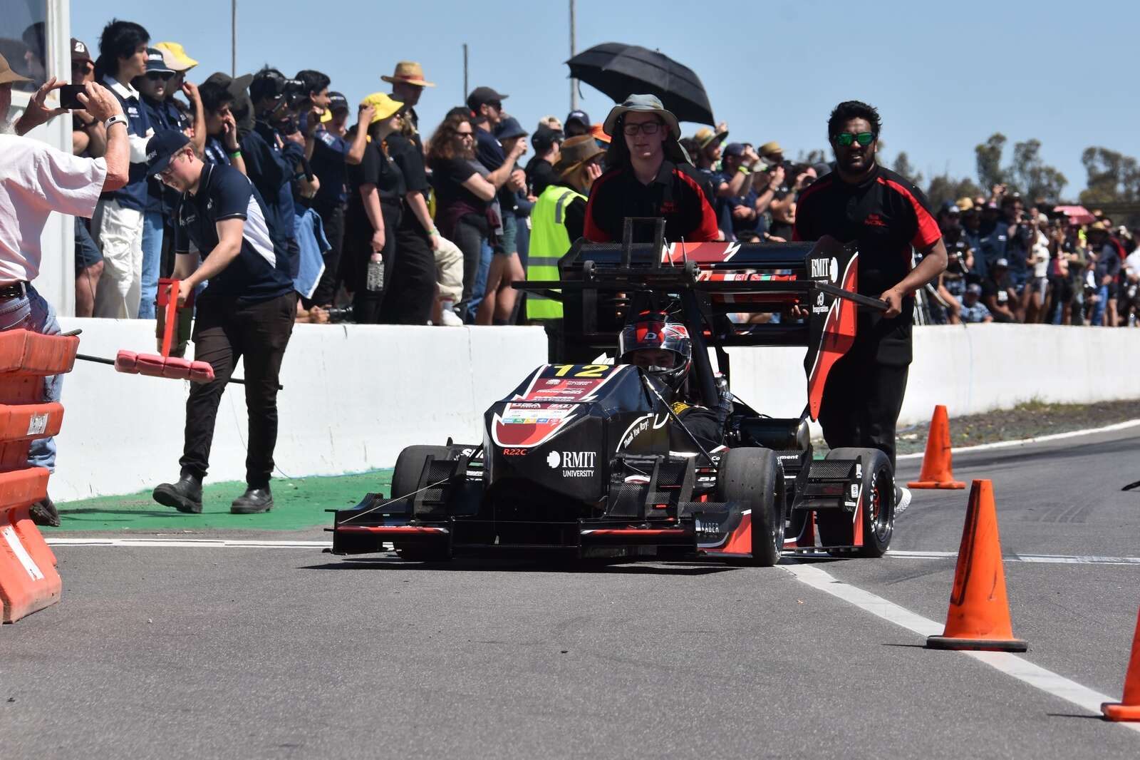 Gallery | Formula SAE-A rolls into Winton | Benalla Ensign