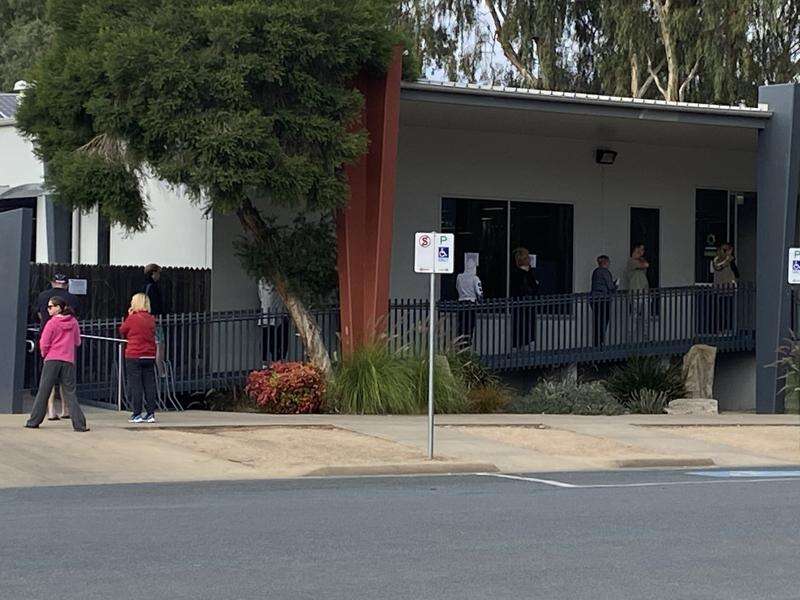 Jobless take to Centrelink line | Riverine Herald