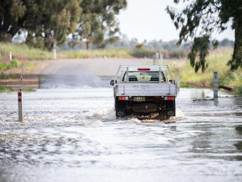 Residents evacuate as NSW towns flood | Kyabram Free Press