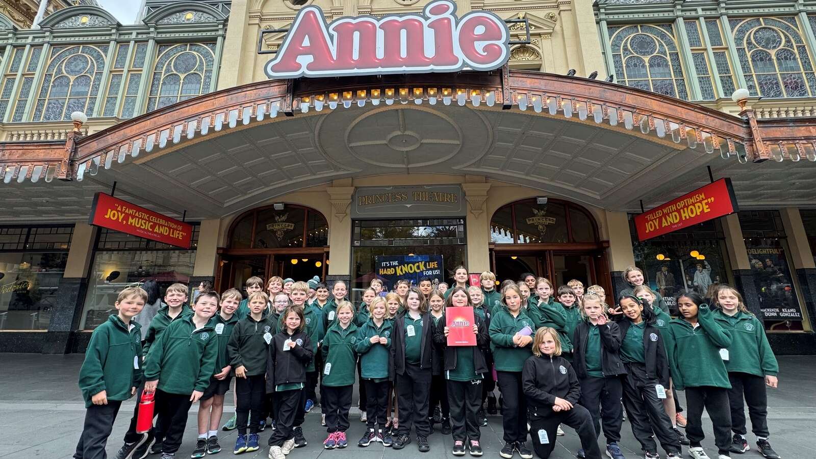 Students shine bright on Annie theatre excursion | Seymour Telegraph