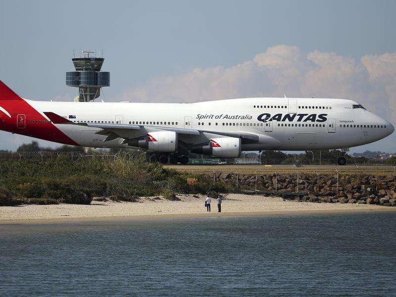 Qantas flags $1.1b first-half loss | Shepparton News