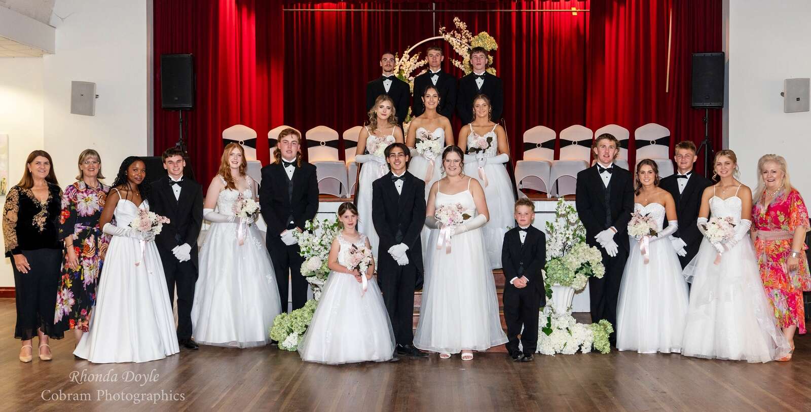 Young couples dazzle at Finley deb ball | Southern Riverina News