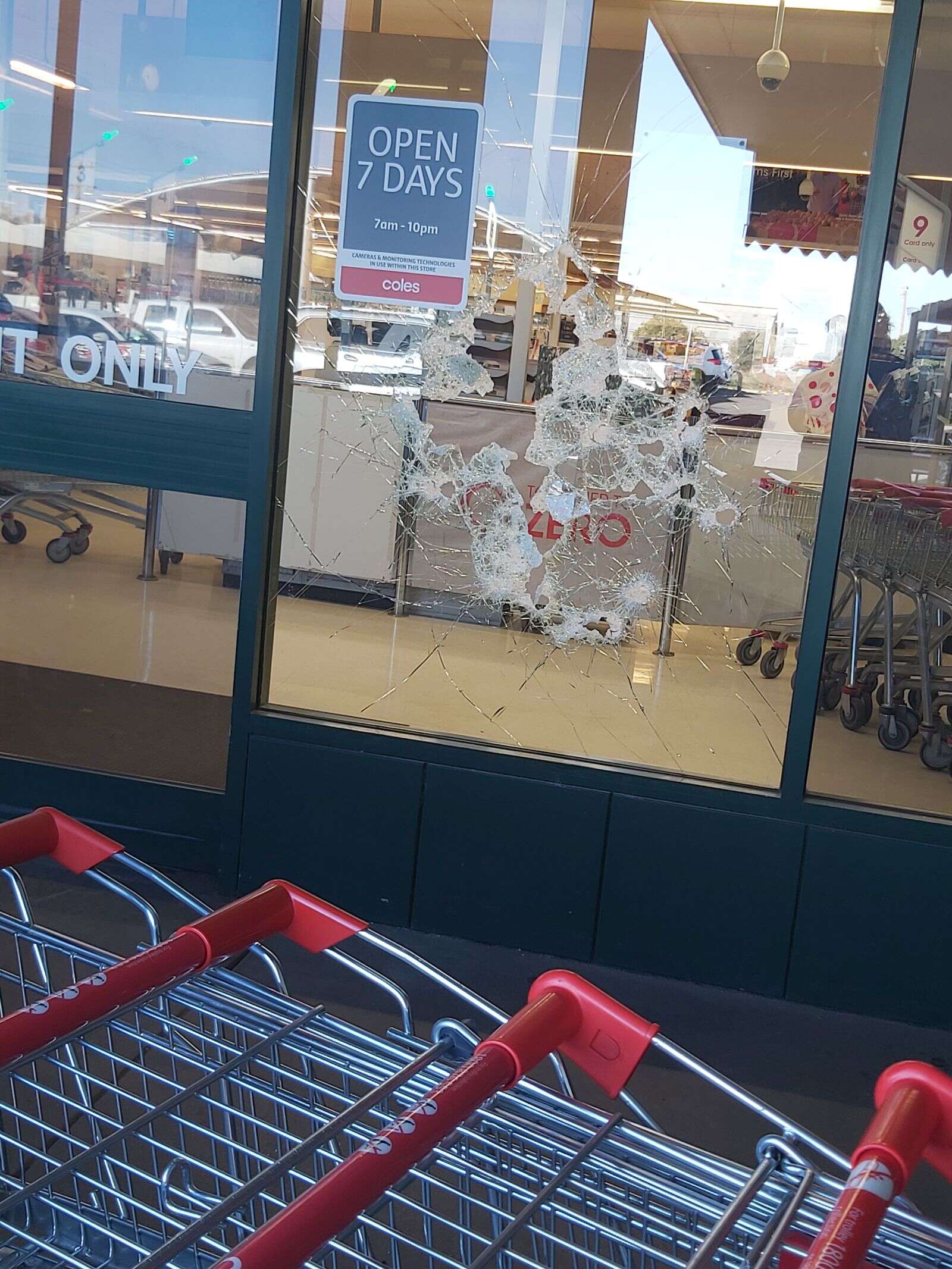 Supermarket window smashed | Benalla Ensign