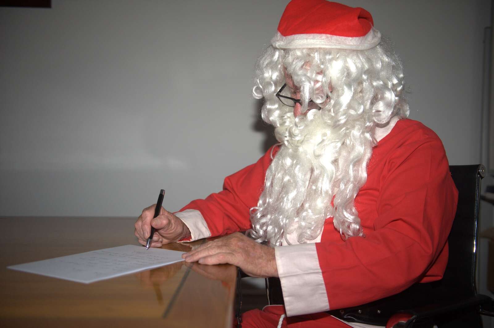 Santa busy replying to letters from Echuca children | Riverine Herald