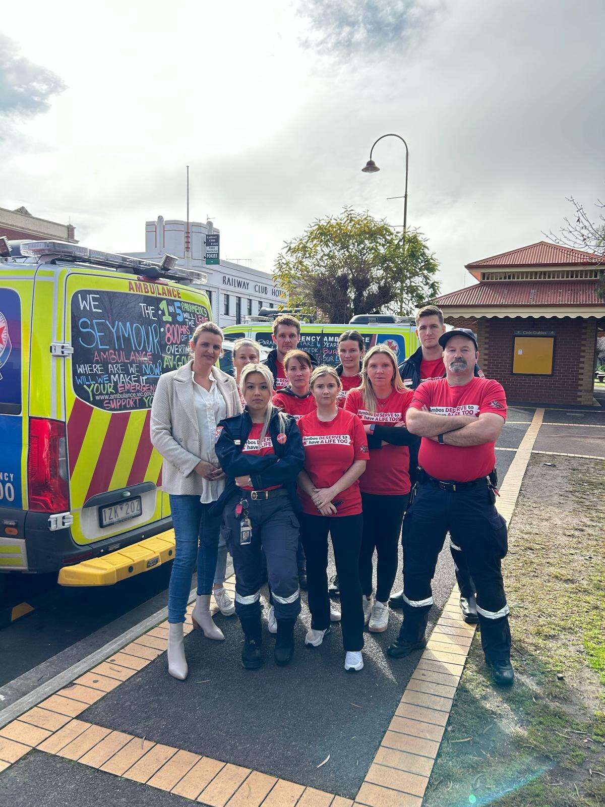 Victorian paramedics protest | Benalla Ensign