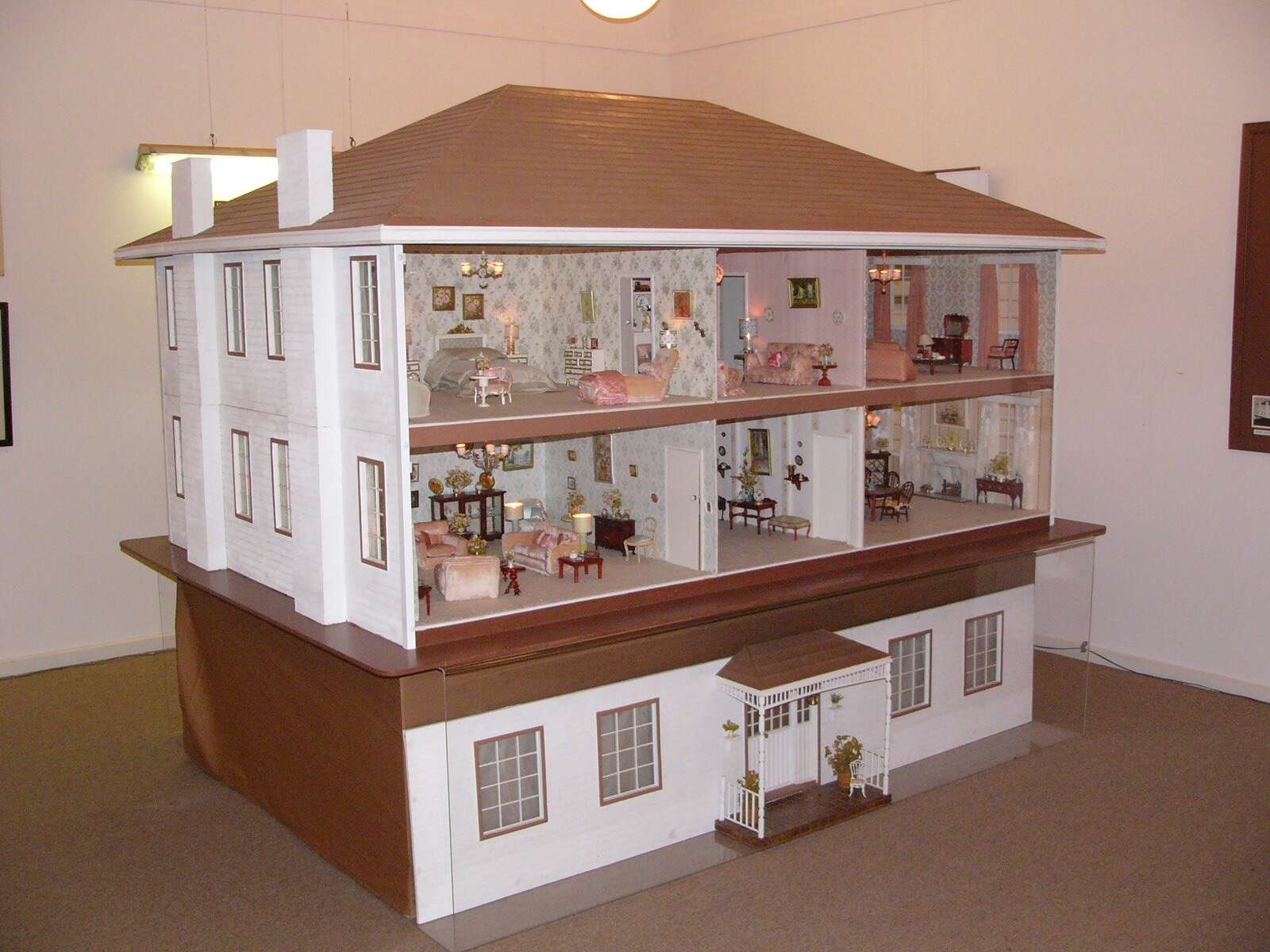 Benalla’s miniature house destroyed by vandals | Riverine Herald