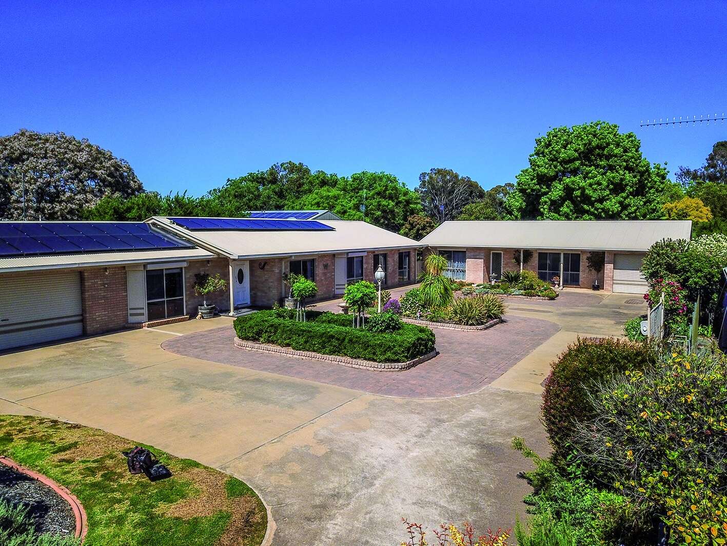 Big home, separate unit on one block | Deniliquin Pastoral Times