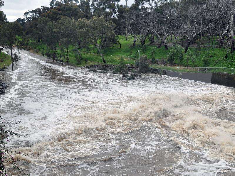 Potential dam failure south of Adelaide, SES warns | Kyabram Free Press