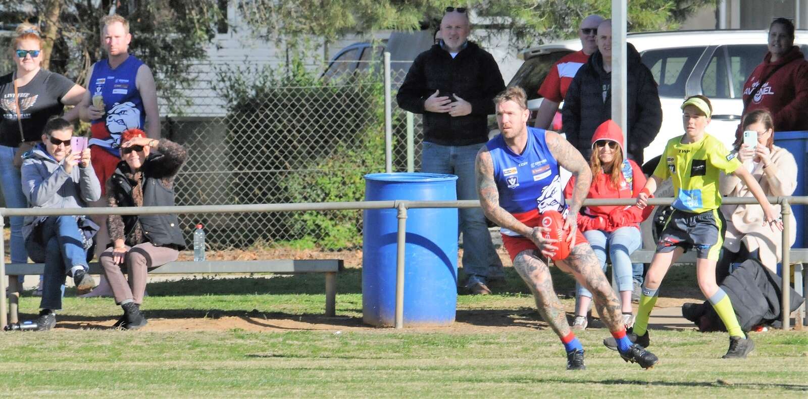 Swan draws a crowd to Merrigum | Shepparton News