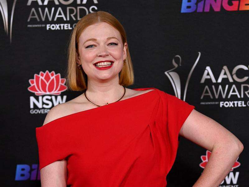 Sarah Snook struggled with her looks as a teenager | Dairy News Australia