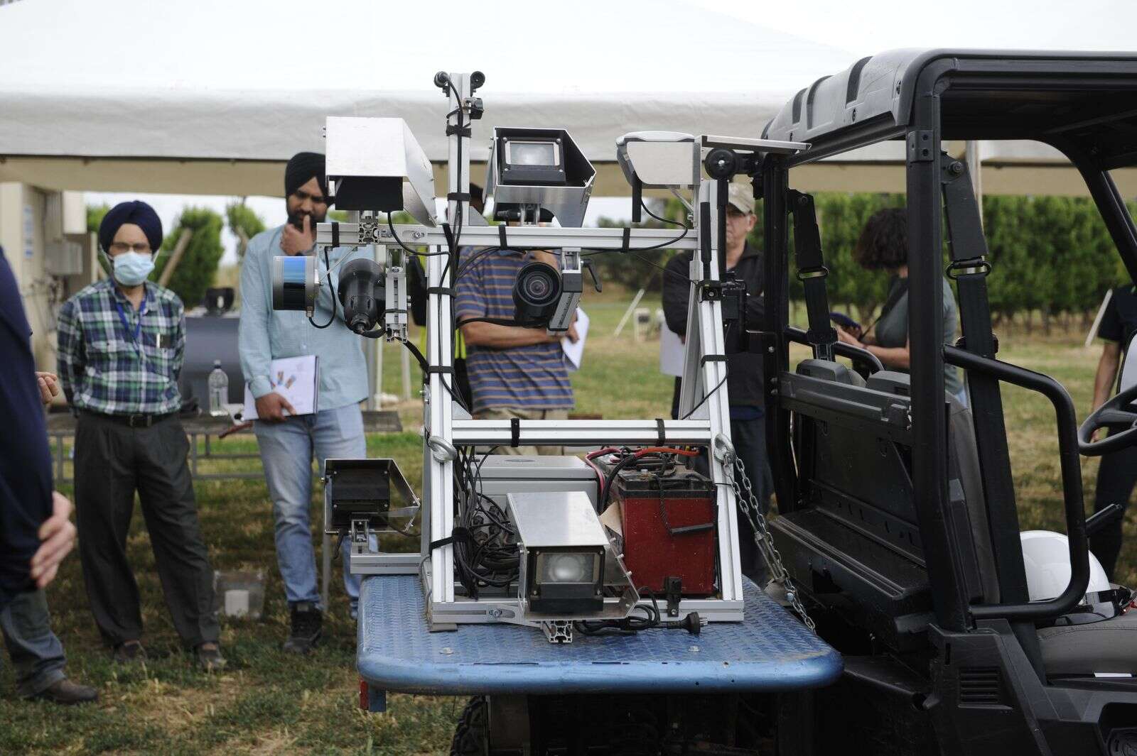 Orchard robot charms crowd | Country News