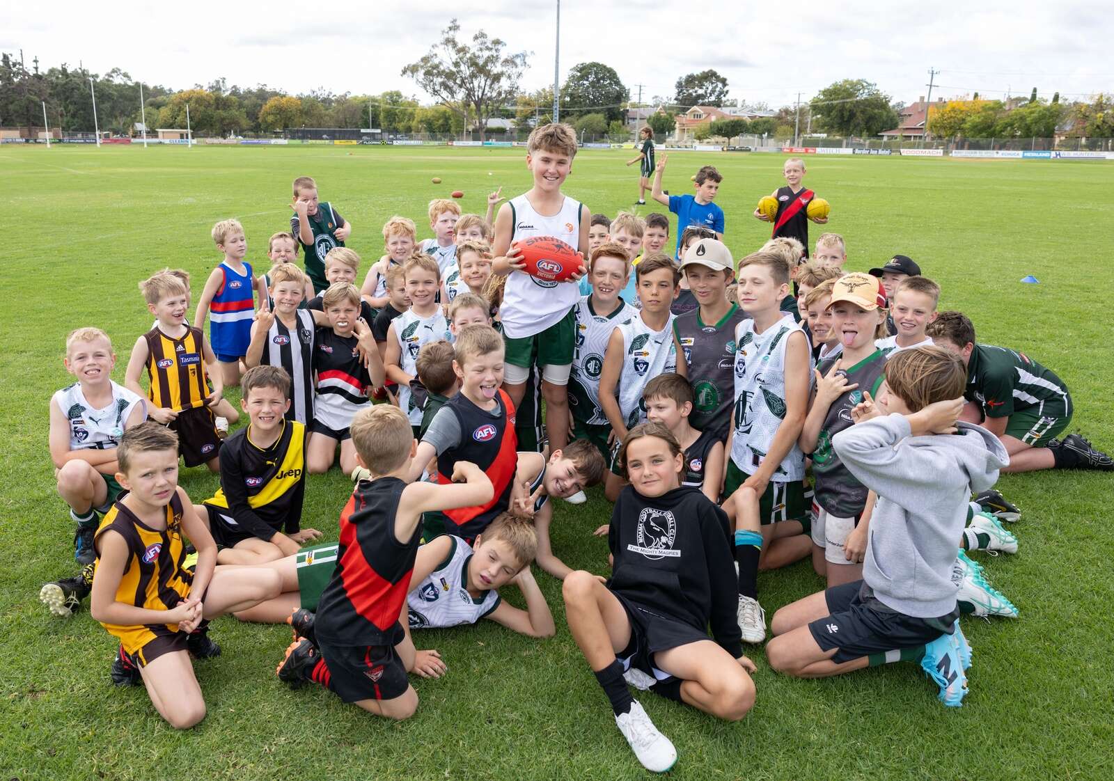 Clinic sends kids into Holiday Footy Frenzy | Shepparton News