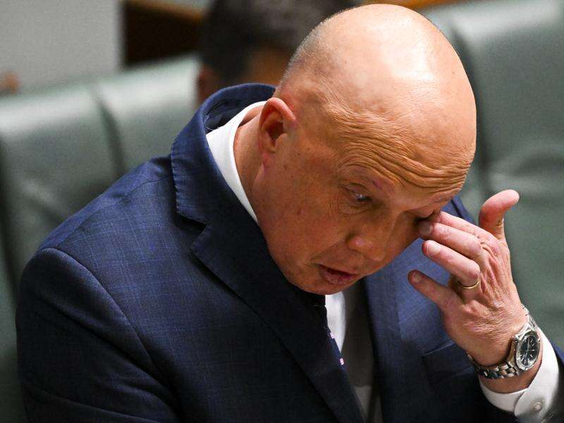 Dutton breaks down during police tribute | Country News