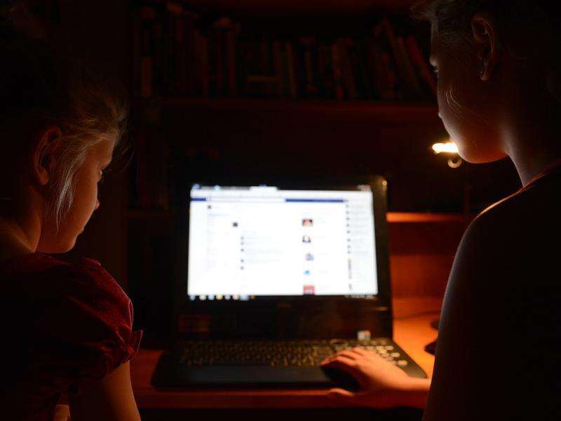 Social media labelled 'unregulated experiment' on kids | Dairy News ...