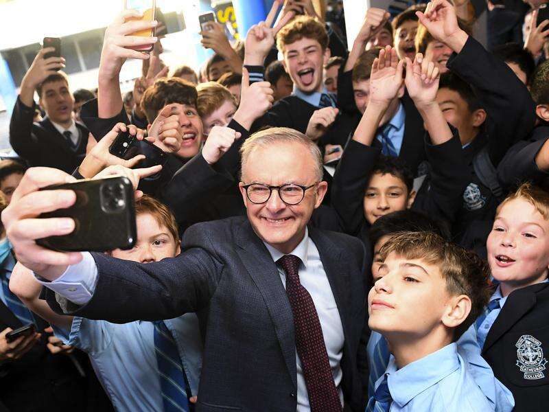 Labor hits classrooms with $150m promise | Shepparton News