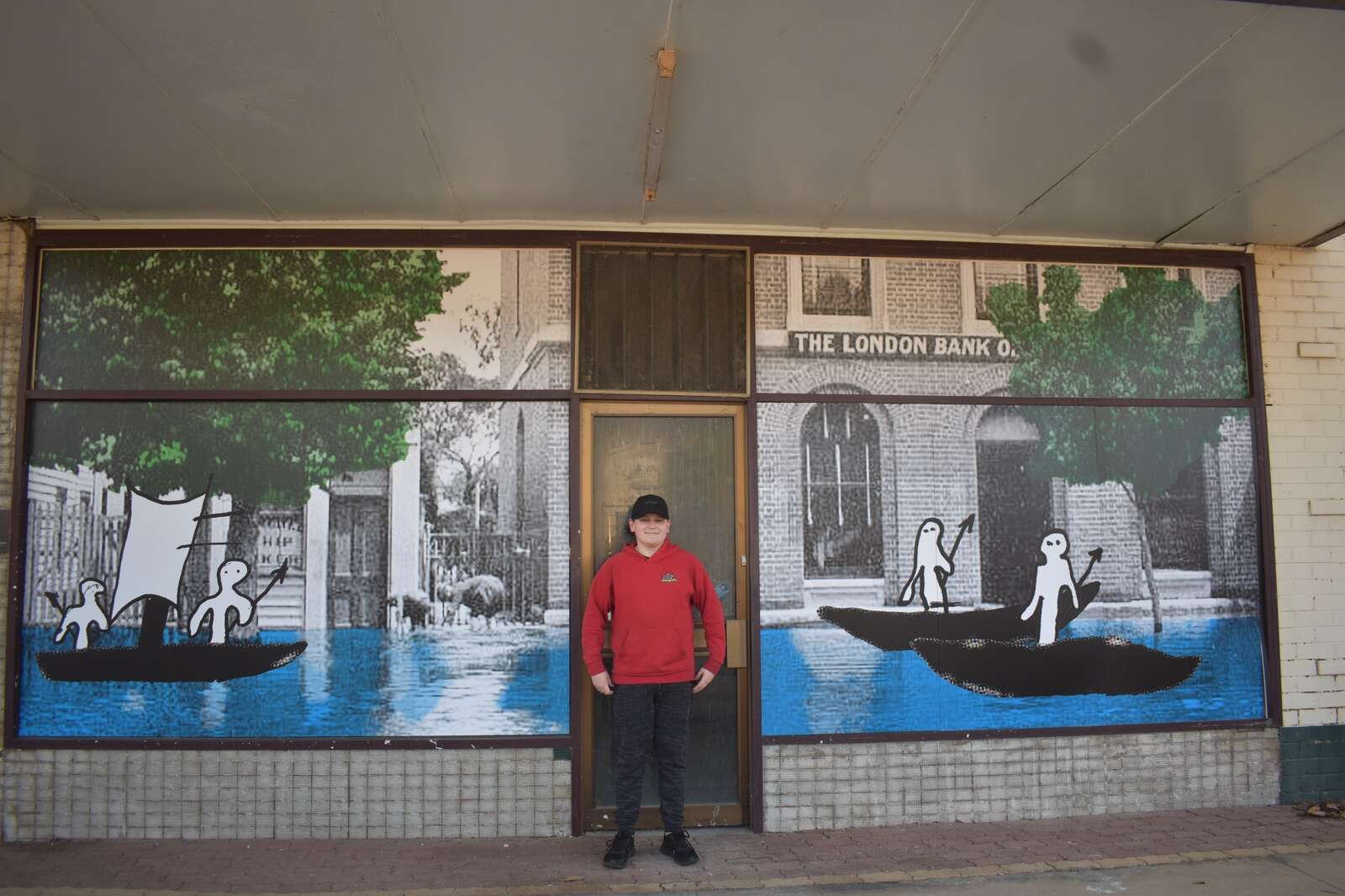 Angus’ art brings vibrancy to vacant shop | Deniliquin Pastoral Times