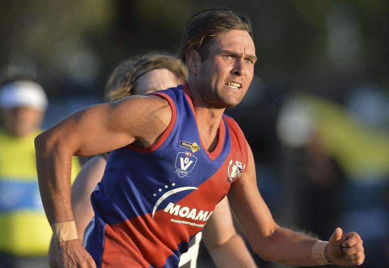 Robinson re-signs | Deniliquin Pastoral Times