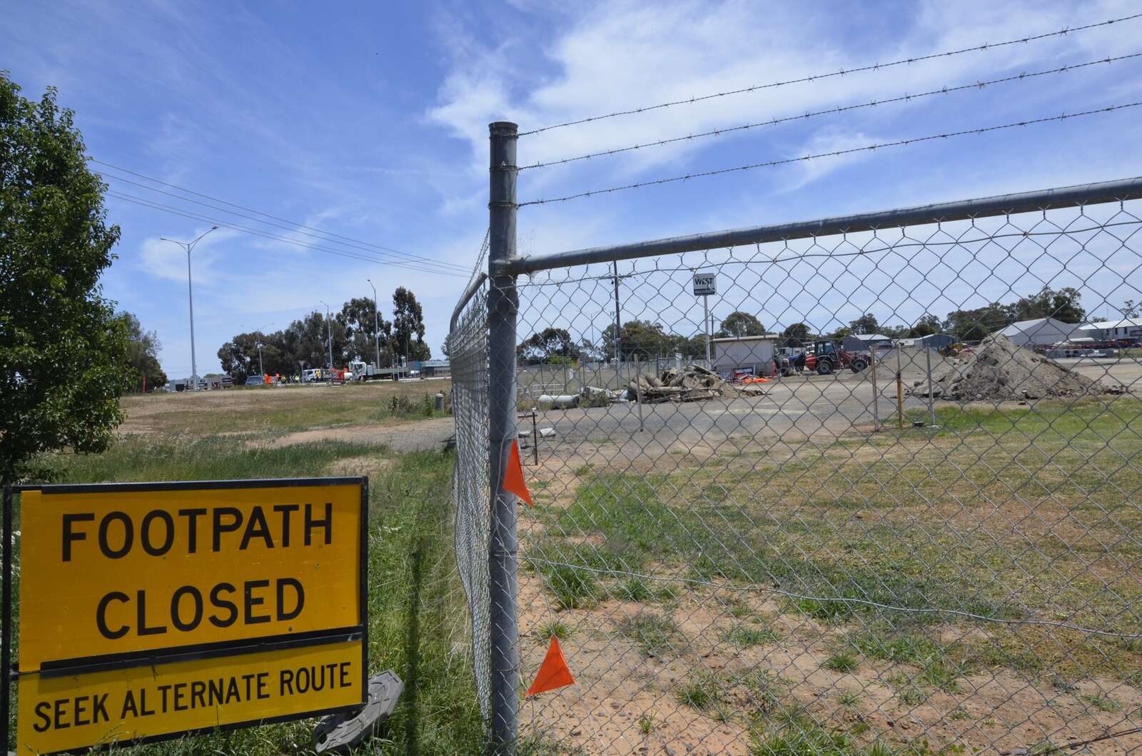 Vital Cobram footpath gets cut off during roadworks | Cobram Courier