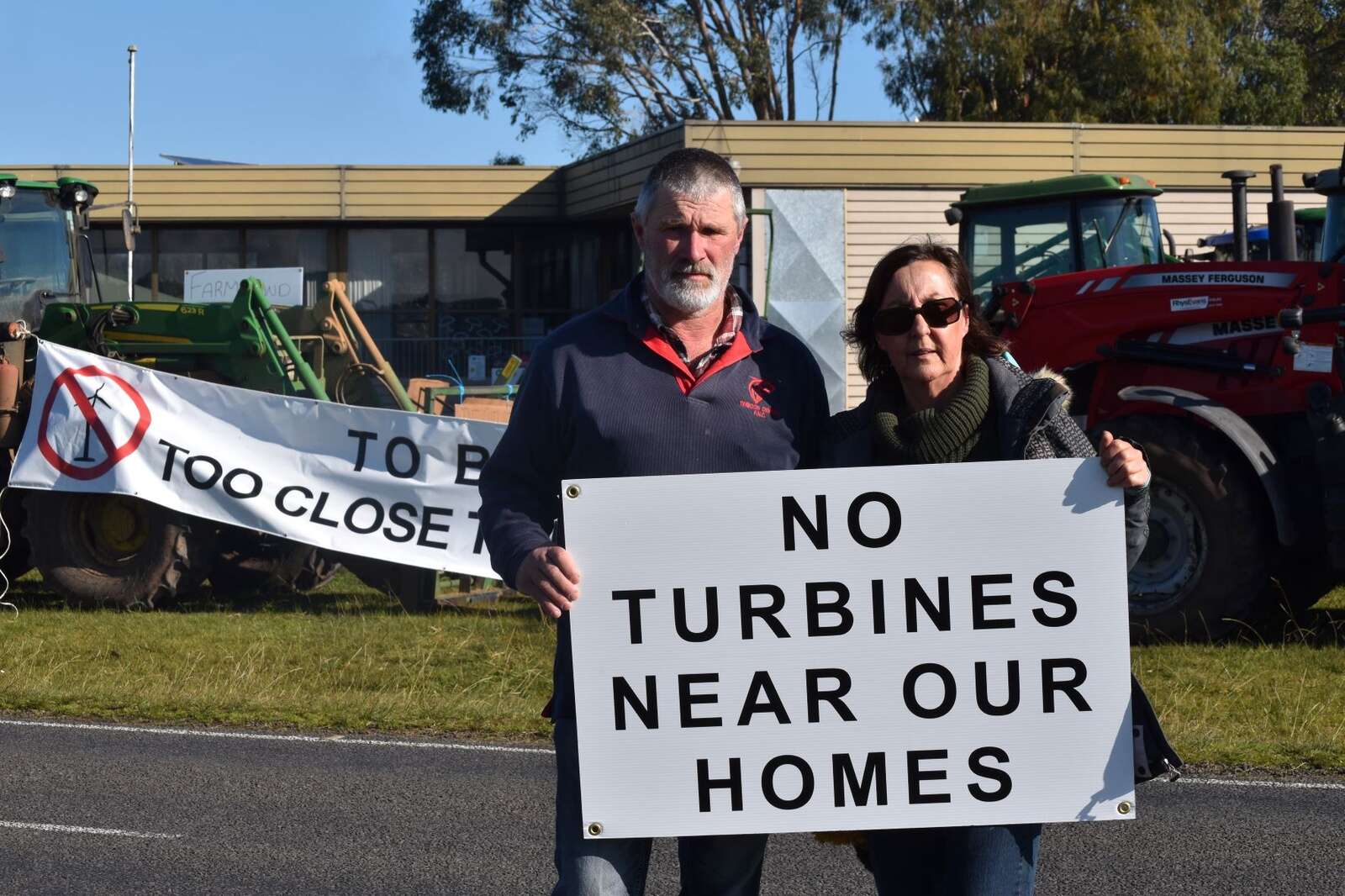 Farmers protest wind farm | Deniliquin Pastoral Times