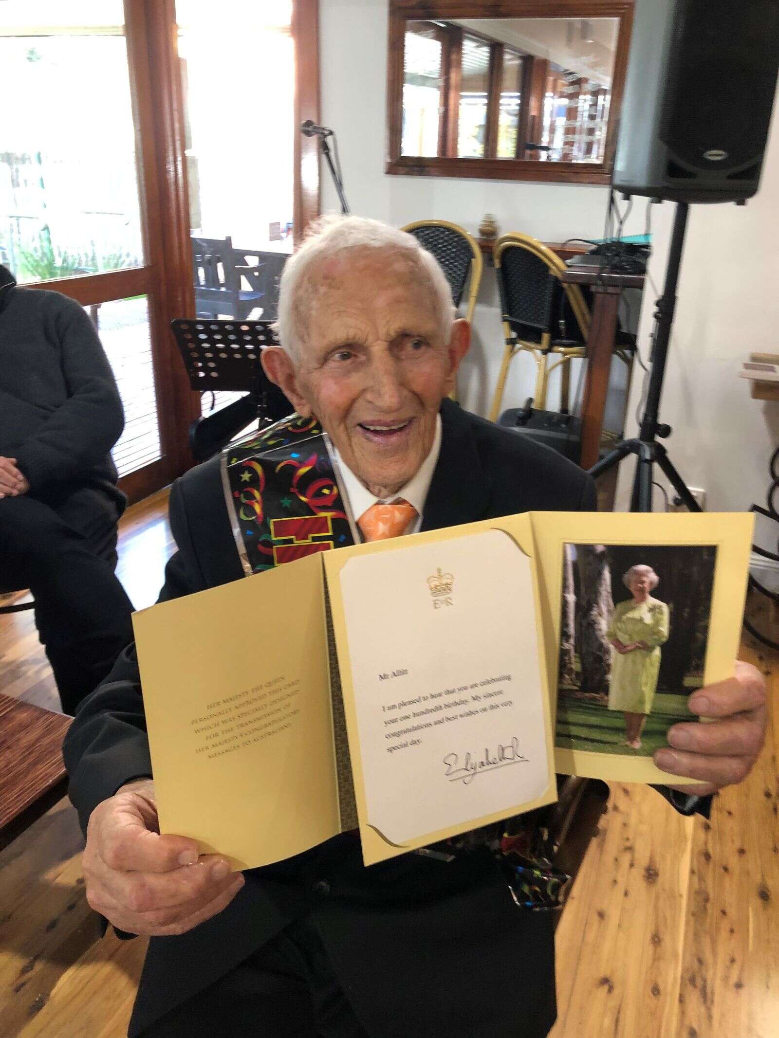 Jack celebrates 100 in style | Deniliquin Pastoral Times