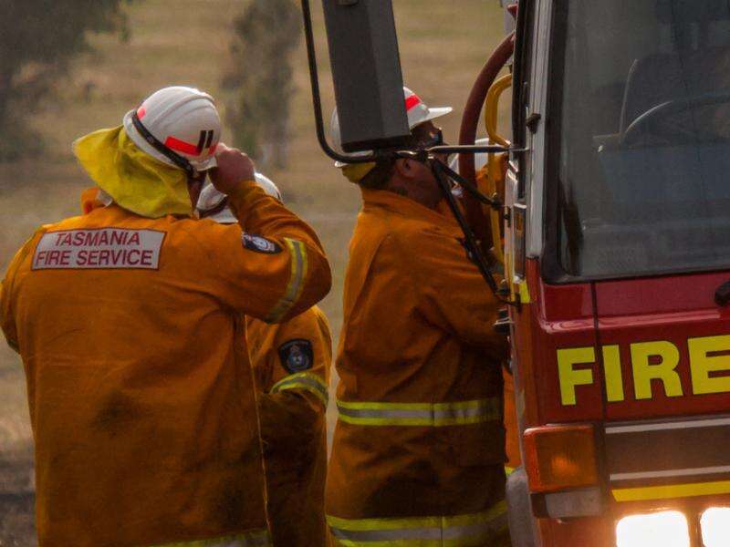 Hobart fire came within metres of homes | Country News