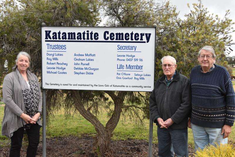 Katamatite Cemetery Trust recognises life members | Riverine Herald