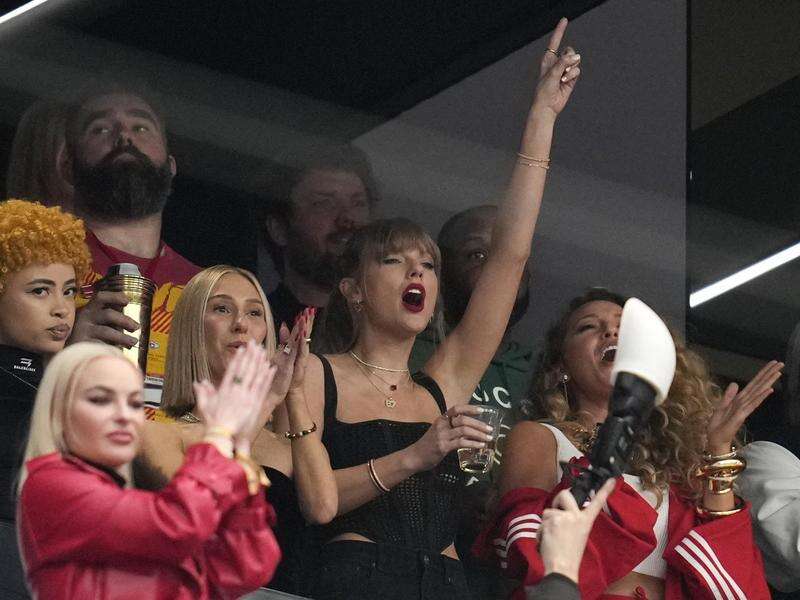 Taylor Swift brings megawatt star power to Super Bowl | Dairy News ...