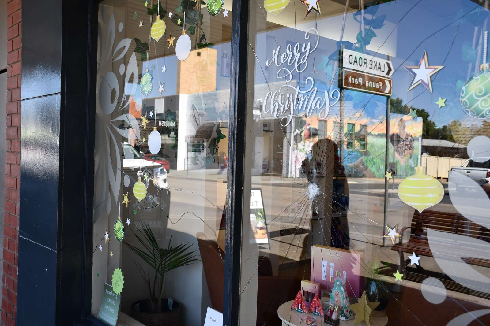 Window smashing spree ‘a nuisance’ to business owners | Kyabram Free Press