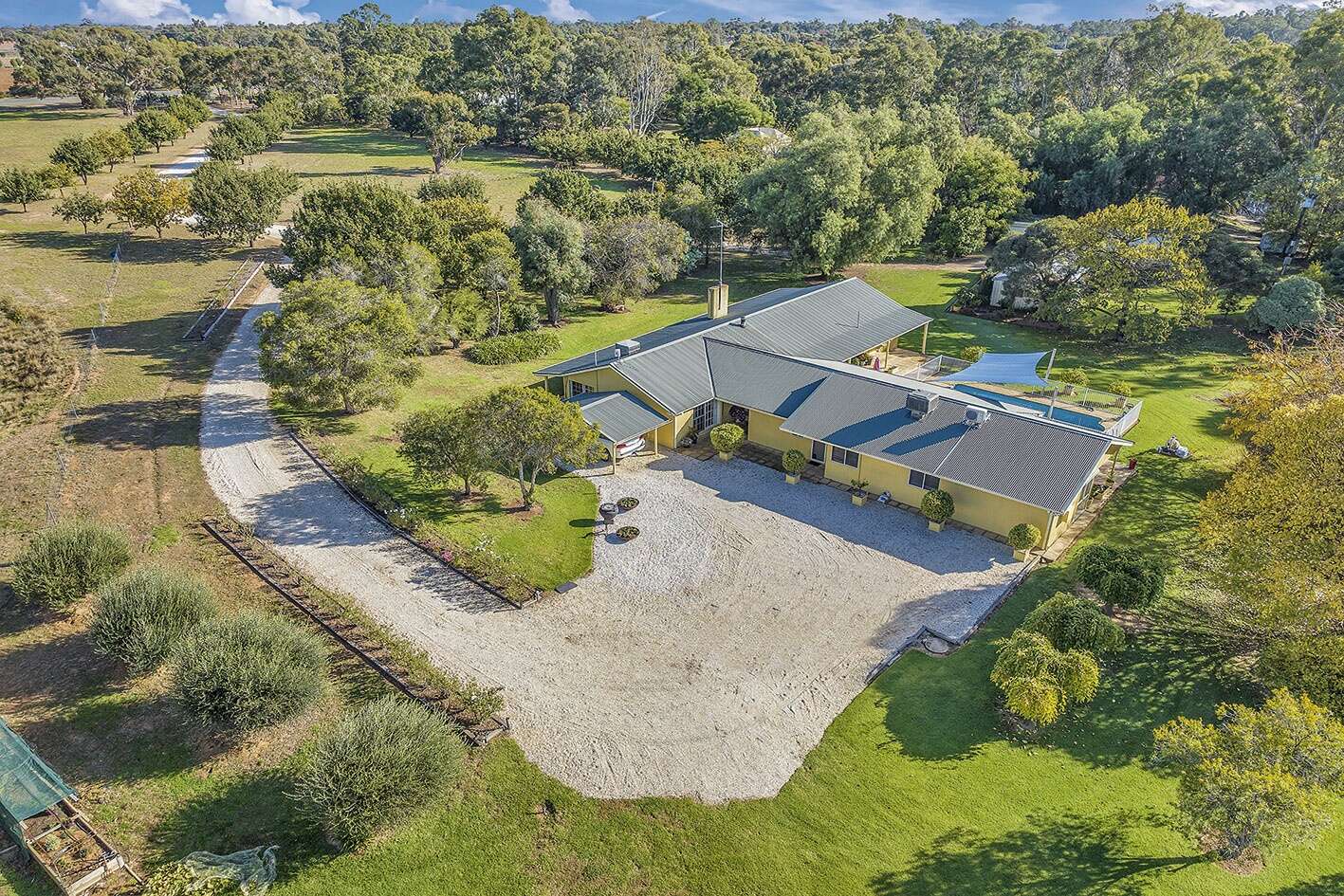42 acre oasis with complete Gulpa Creek frontage | Deniliquin Pastoral ...