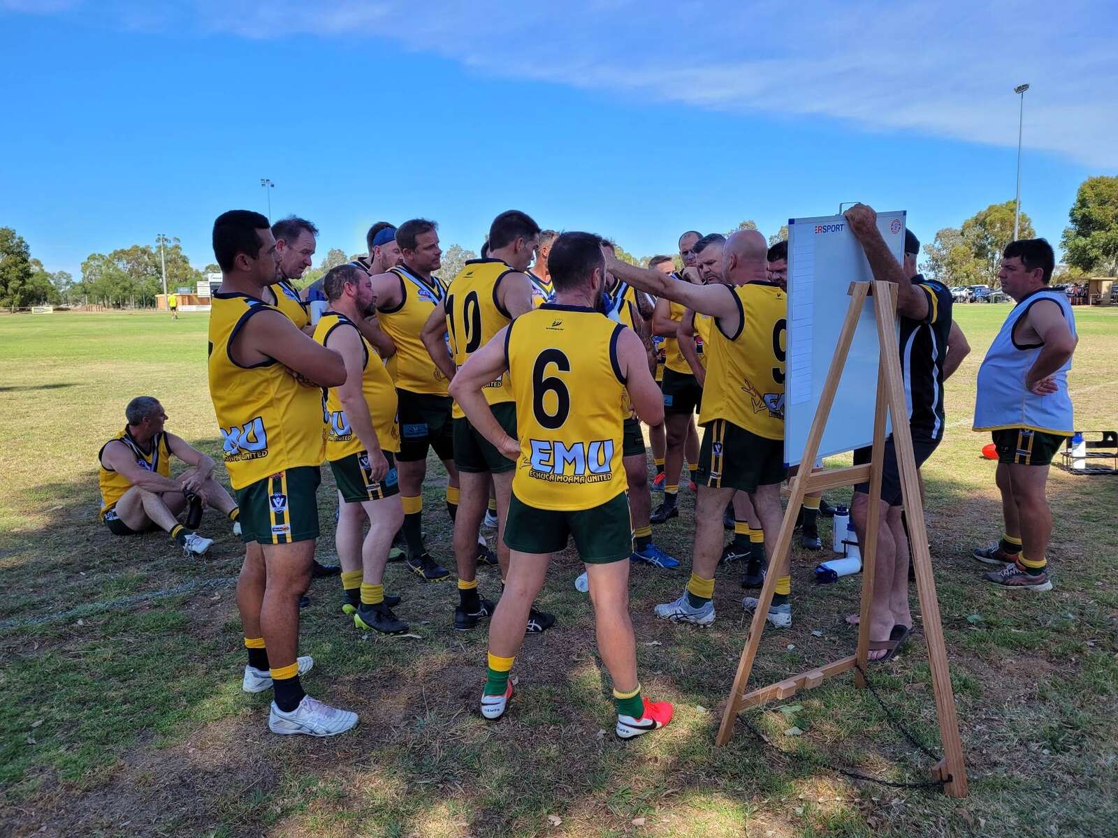 EMUs to open season against Crays | Shepparton News