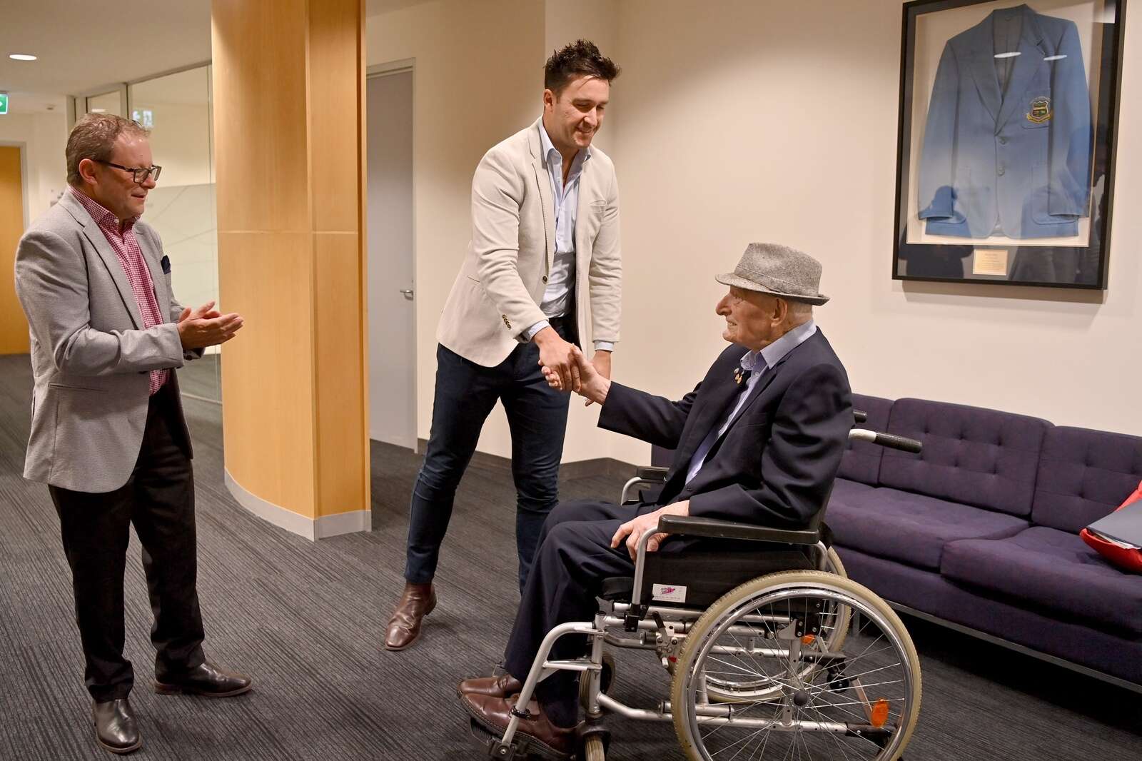 Murray Slee’s legacy honoured with mayoral jacket display | Shepparton News