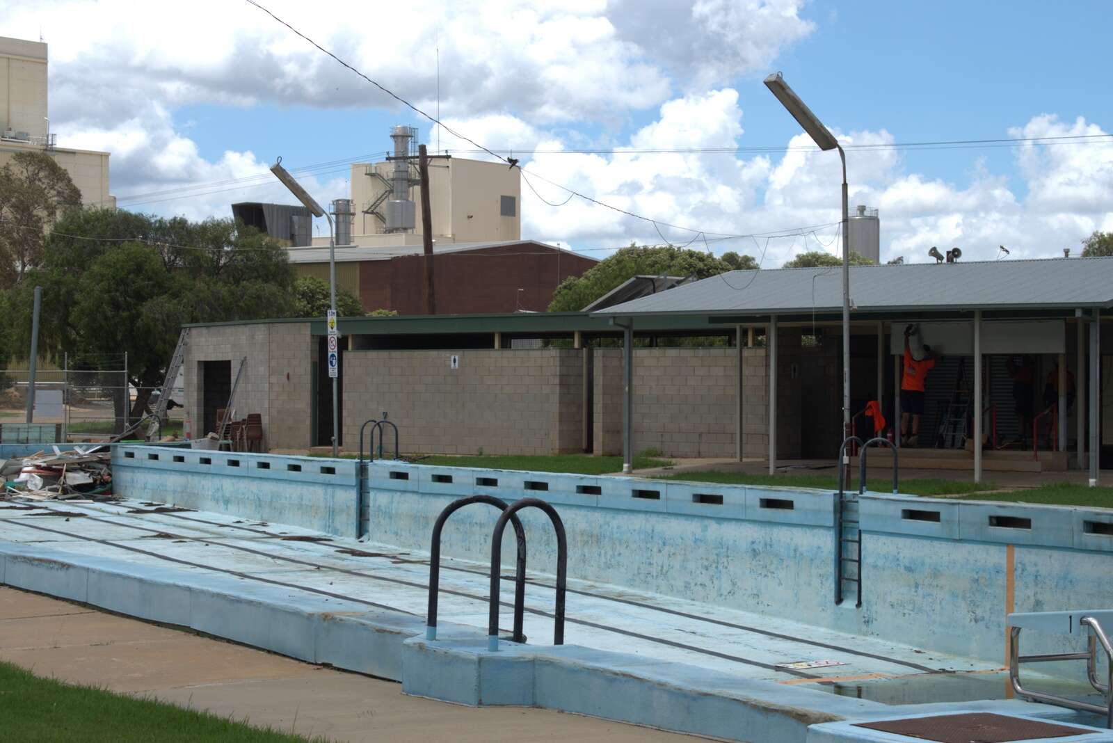 Start of pool demolition | Seymour Telegraph