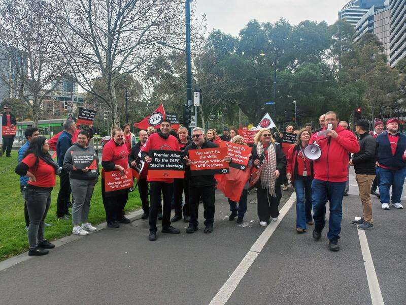 TAFE teachers to strike all day over stalled pay deal | Shepparton News