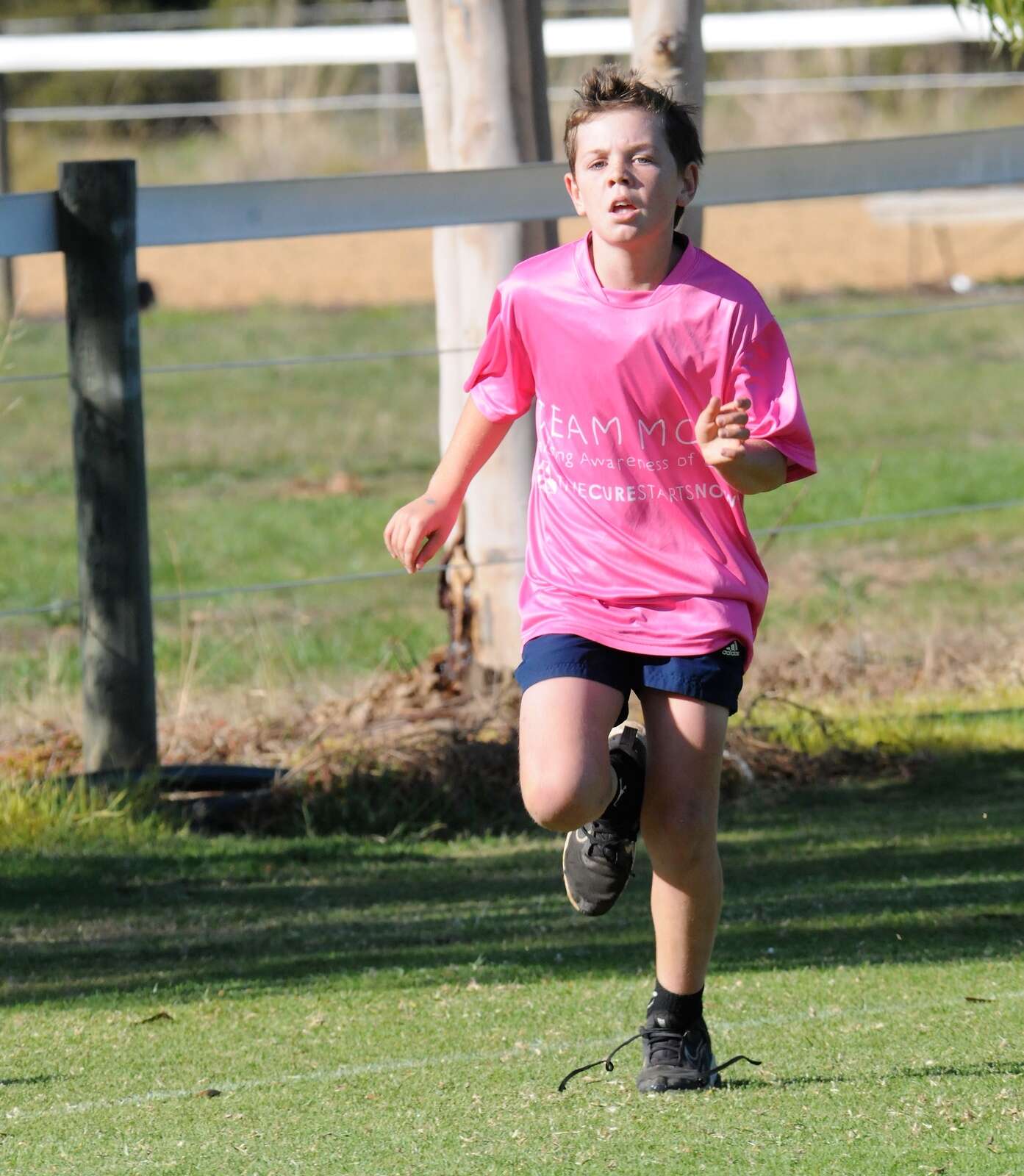 Pink tinge to cross country event | Seymour Telegraph