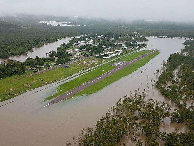 NT cyclone warning downgraded | Country News